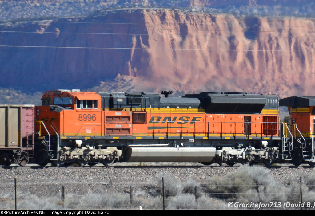 BNSF 8996